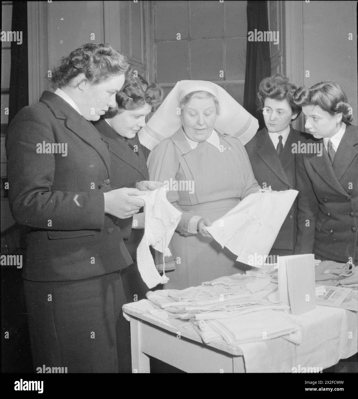WRENS LEARN MOTHERCRAFT: MEMBERS OF THE WOMEN'S ROYAL NAVAL SERVICE ...