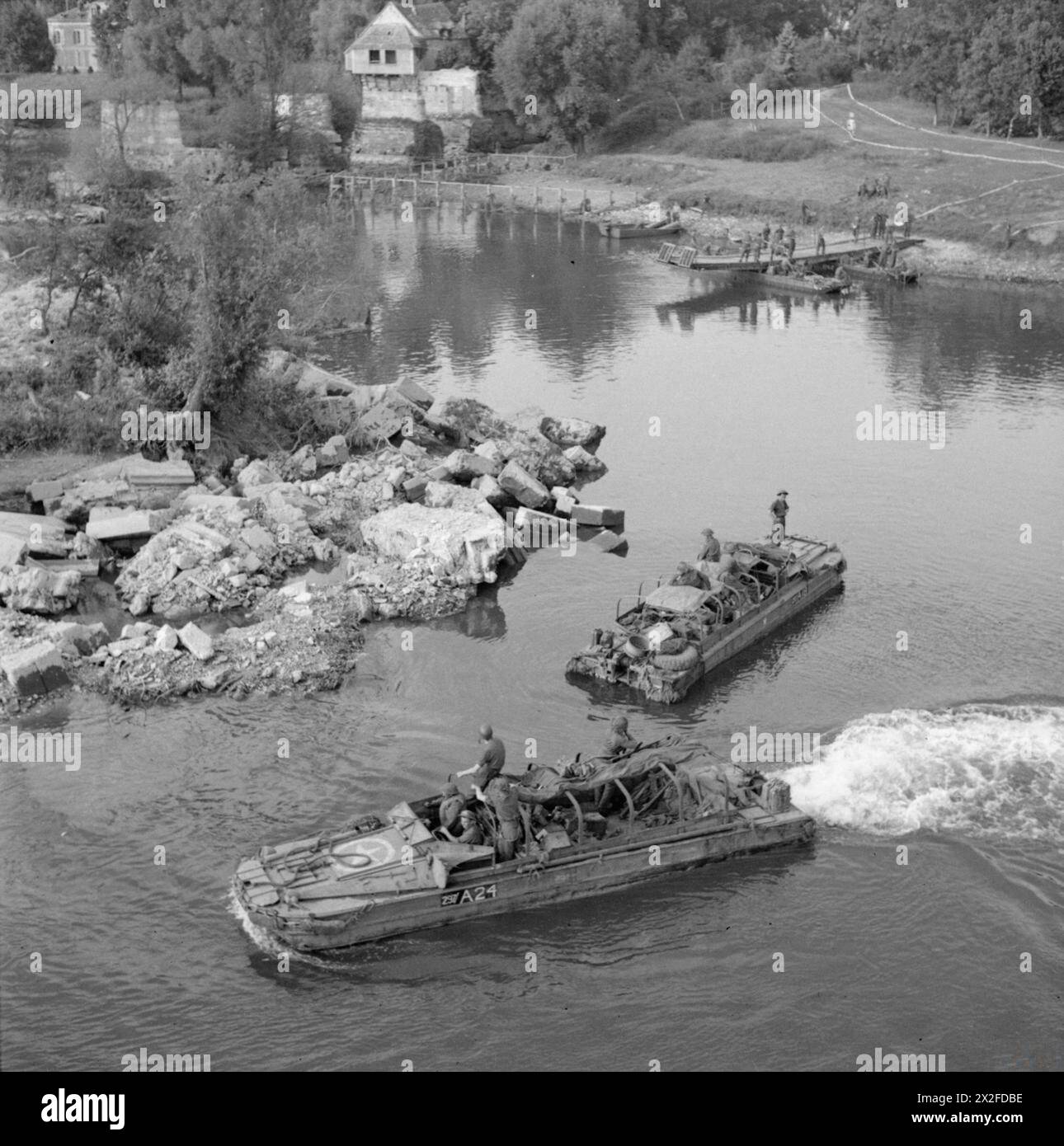 Frontline weaponry hi-res stock photography and images - Alamy