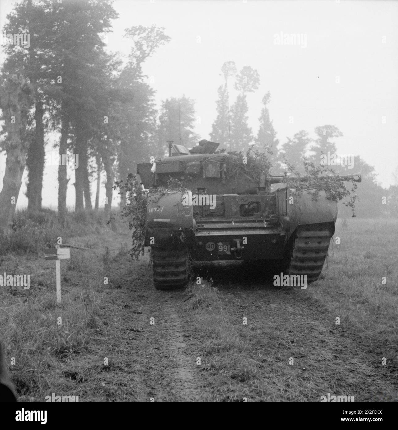 THE BRITISH ARMY IN NORMANDY 1944 - Churchill tank of 7th Royal Tank ...