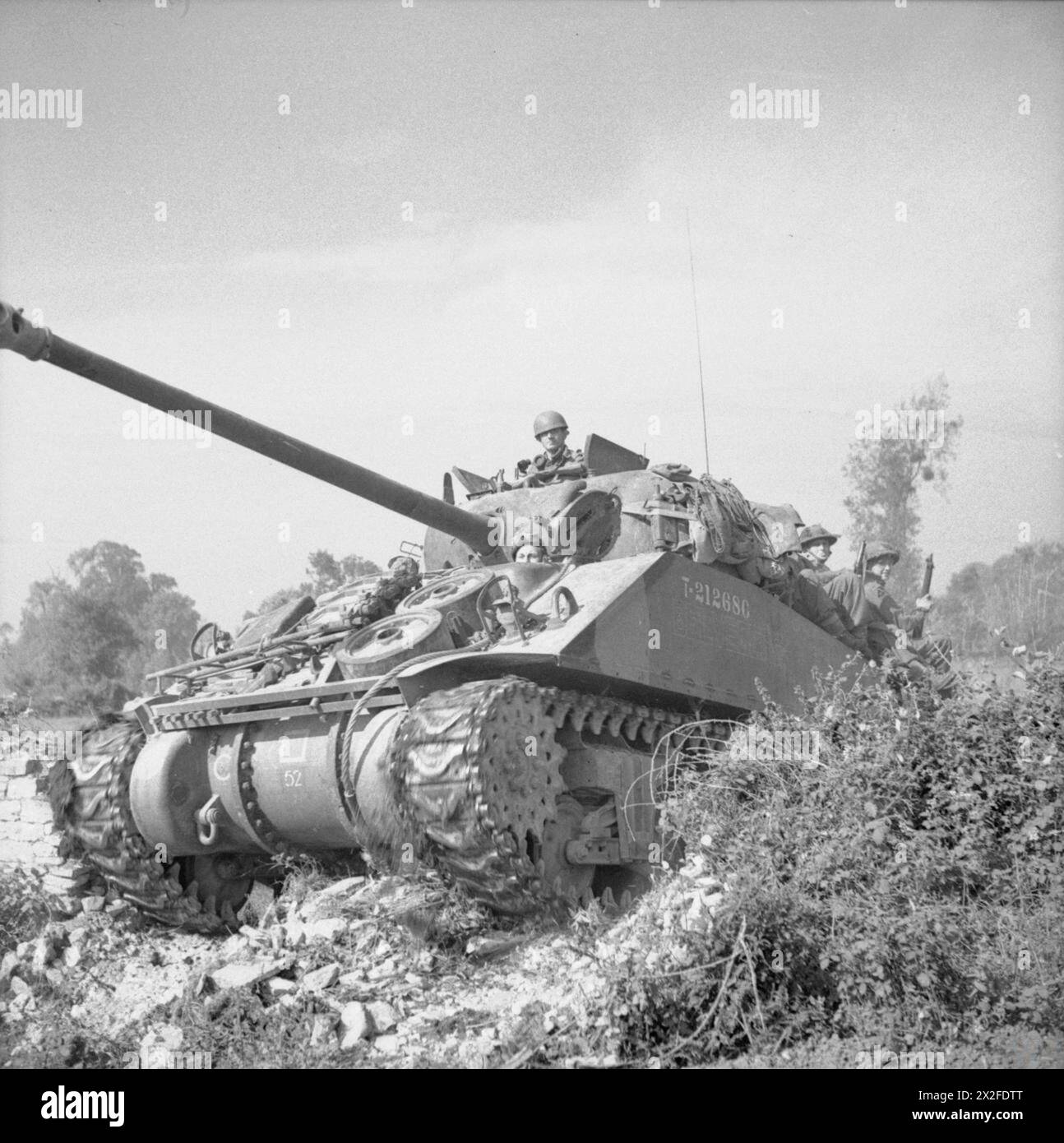 THE BRITISH ARMY IN THE NORMANDY CAMPAIGN 1944 - Sherman Firefly Vc ...