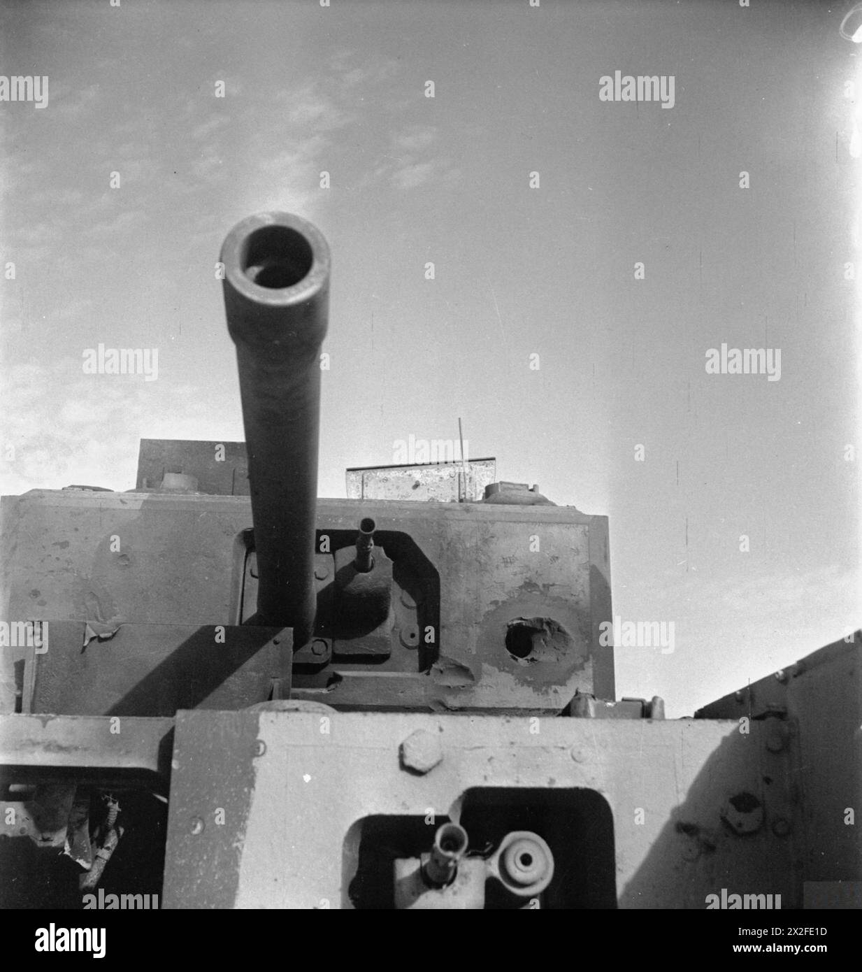 THE BRITISH ARMY IN NORTH AFRICA 1942 - Close-up of the turret of a ...