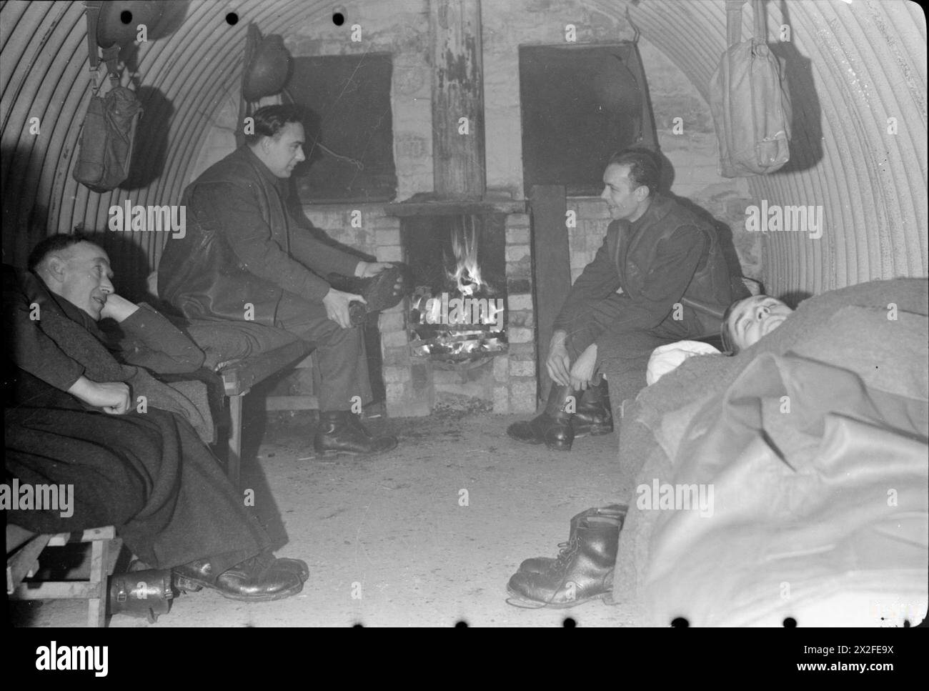 HOME GUARD MAN ANTI AIRCRAFT GUN: CIVIL DEFENCE IN BRITAIN, 1943 - A ...