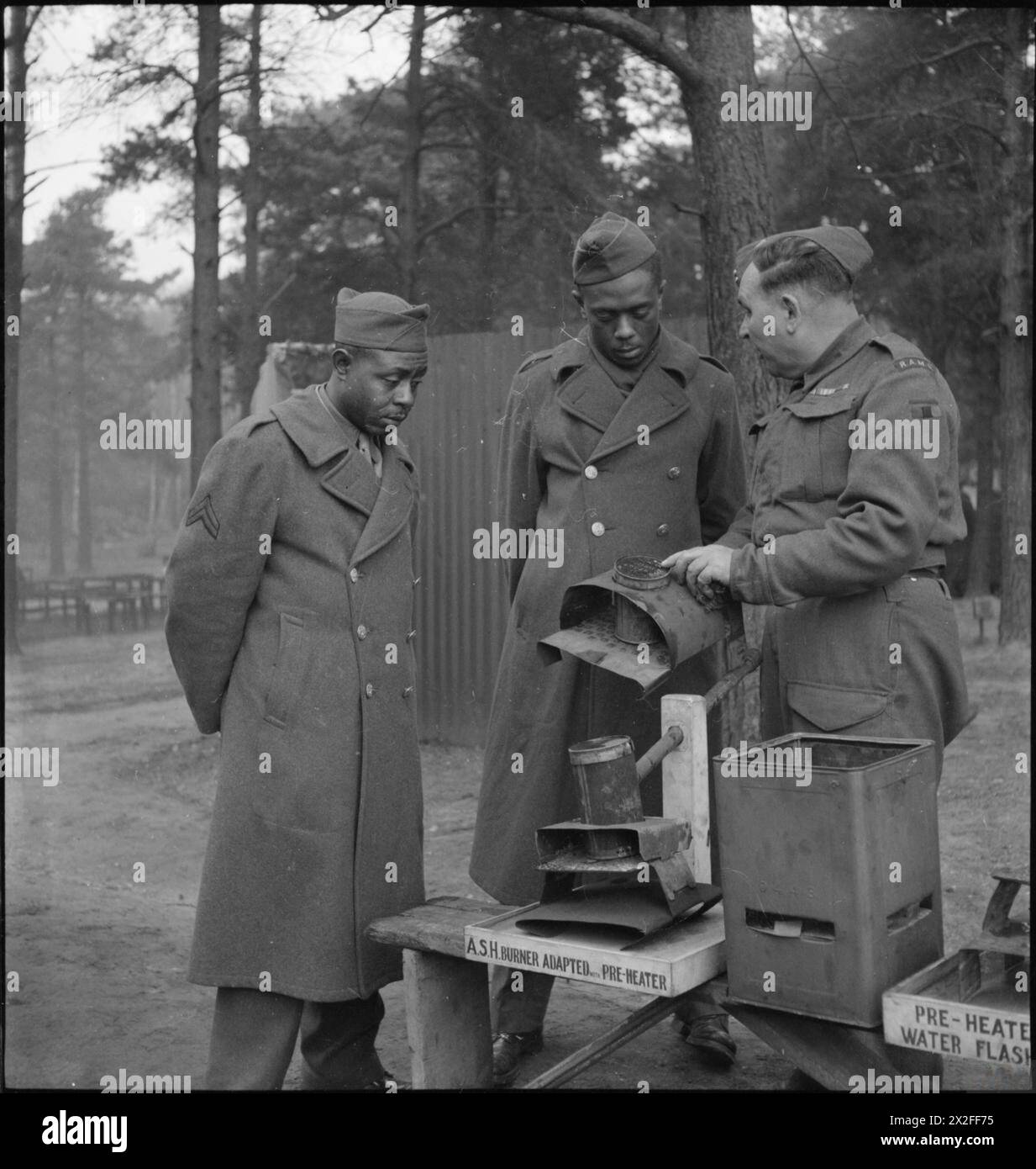 US TROOPS ATTEND BRITISH ARMY SCHOOL: AMERICAN SOLDIERS TRAIN AT THE ...