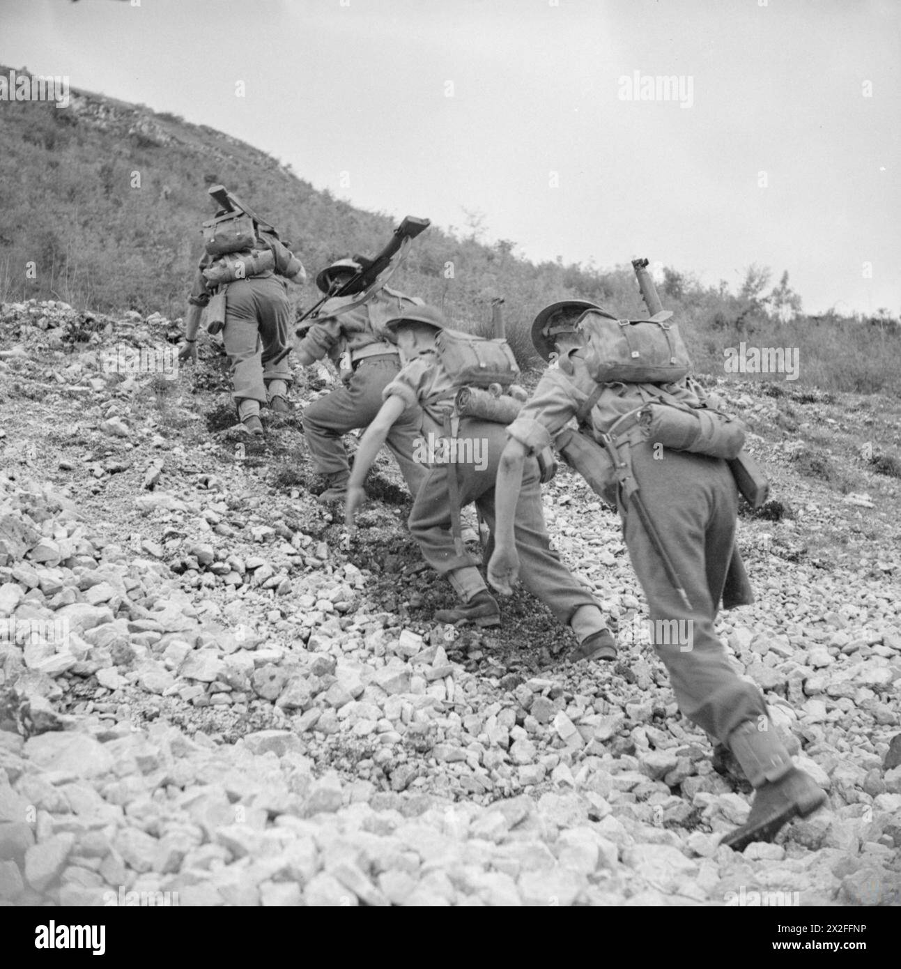 THE BRITISH ARMY IN ITALY 1943 - Men of the 1st King's Own Yorkshire ...