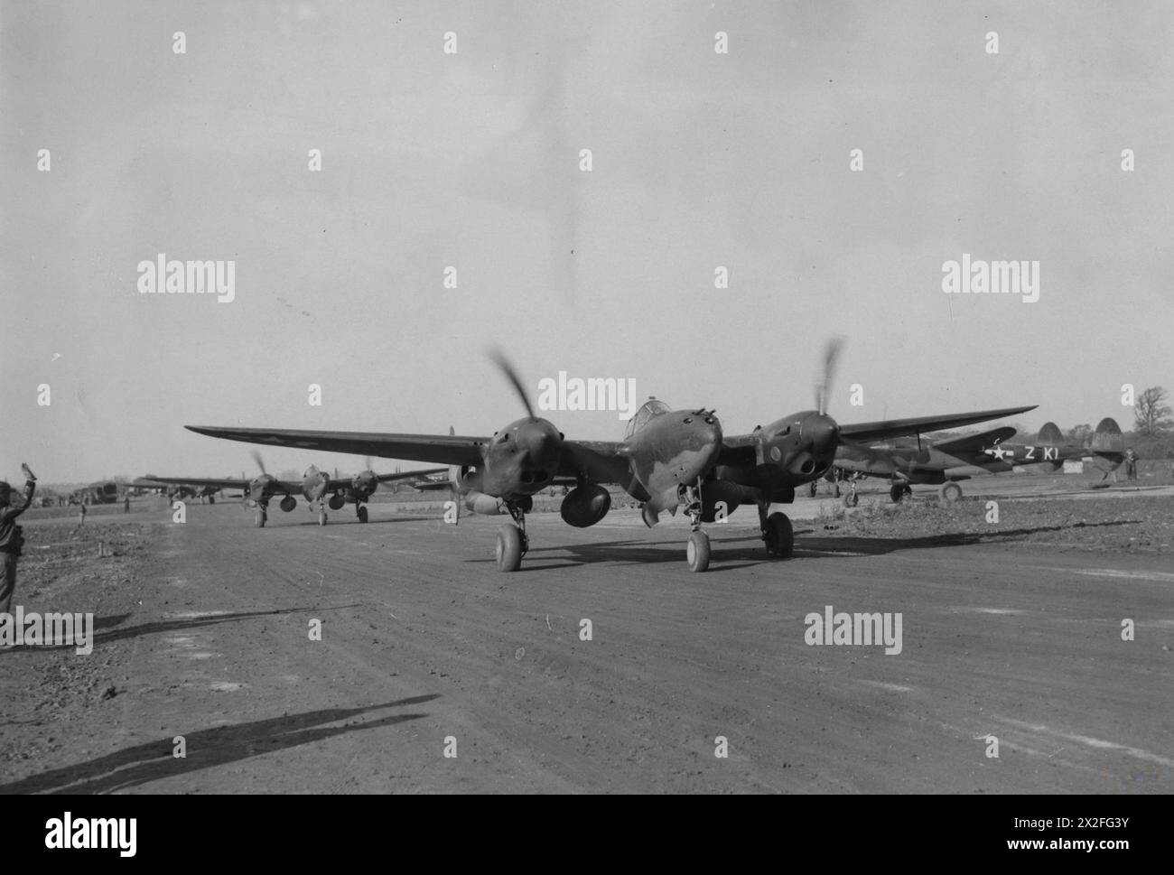 UNITED STATES EIGHTH AIR FORCE IN BRITAIN, 1942-1945 - P-38 Lightnings ...