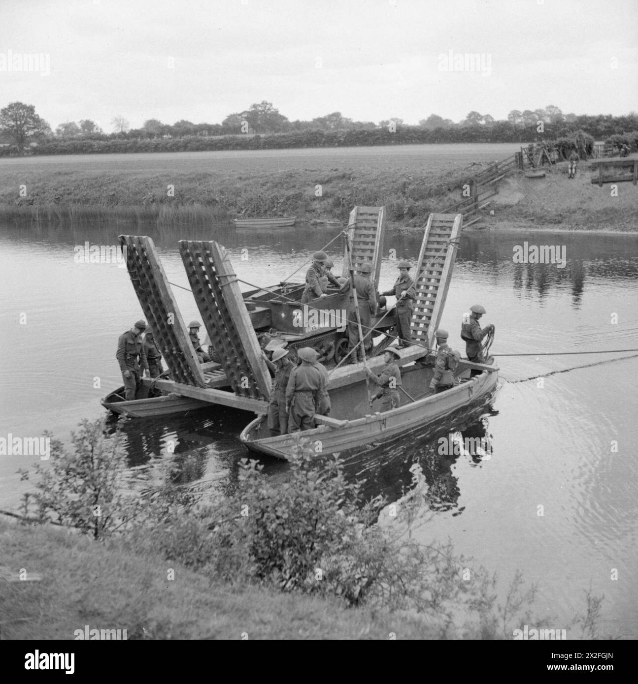 THE BRITISH ARMY IN THE UNITED KINGDOM 1939-45 - Universal carrier of ...