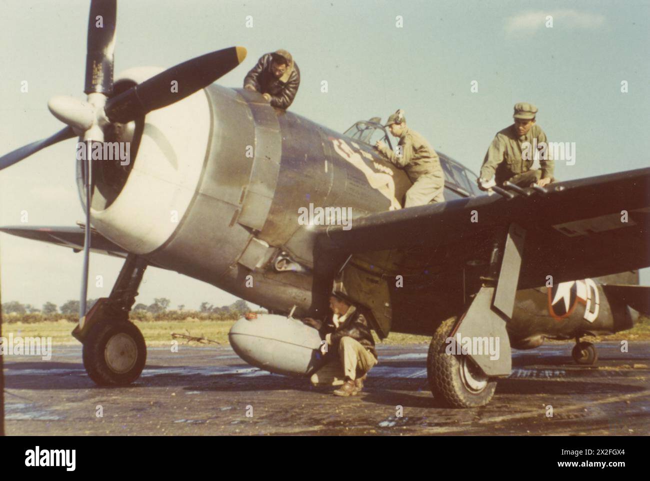 UNITED STATES EIGHTH AIR FORCE IN BRITAIN, 1942-1945 - Ground crew of ...