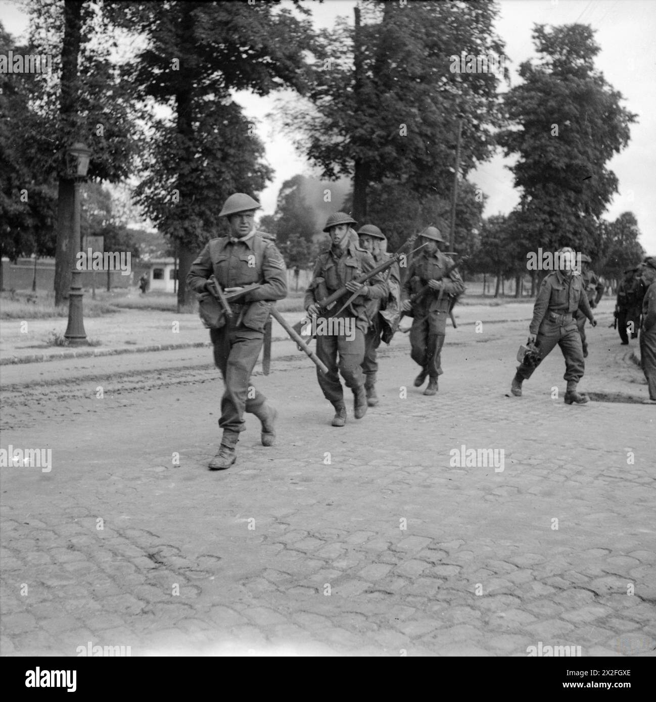 THE BRITISH ARMY IN NORTH-WEST EUROPE 1944-45 - Men of the 5th ...