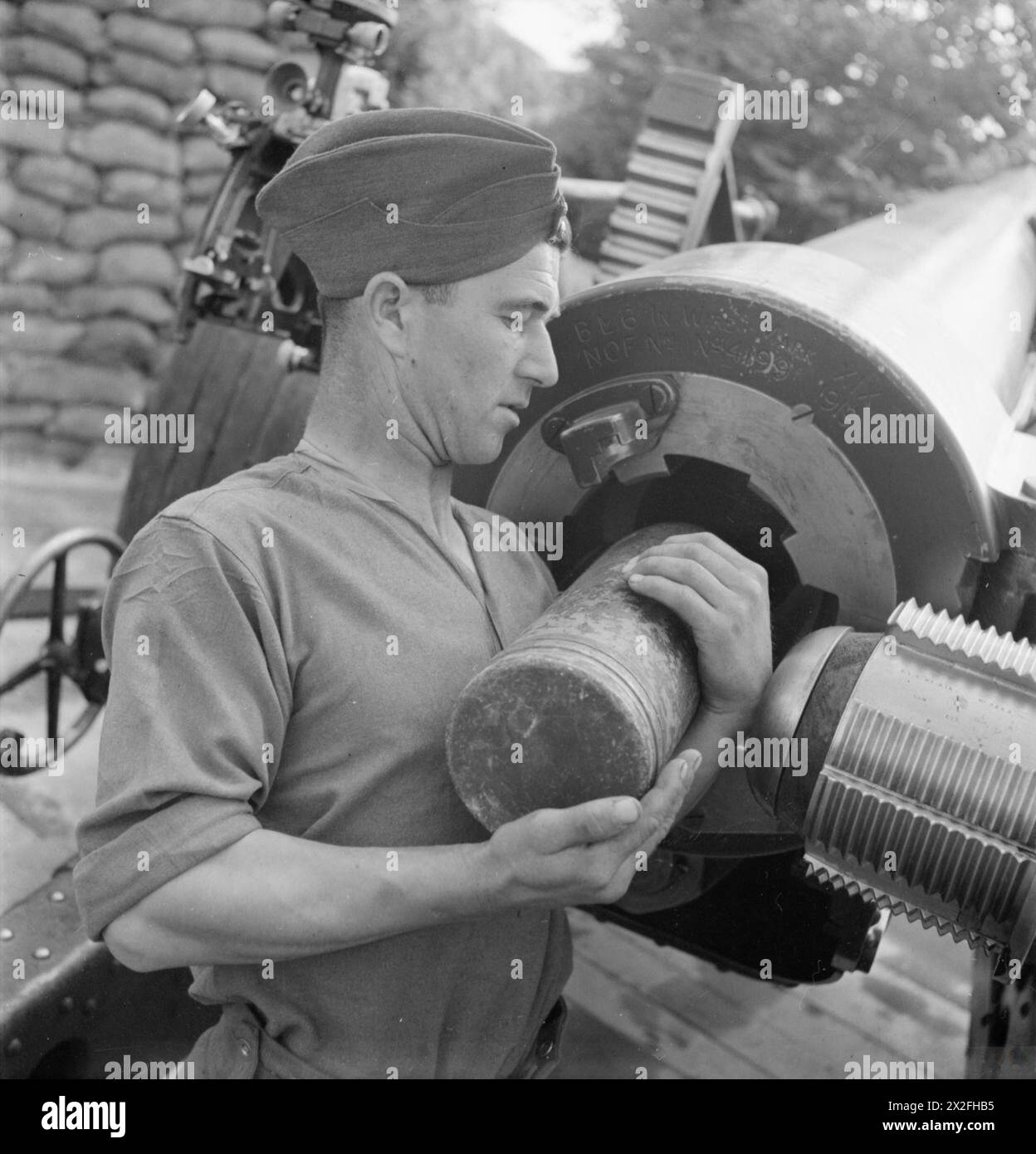 NEWFOUNDLAND TROOPS IN ENGLAND: ARTILLERY TRAINING, 1942 - Gunner ...