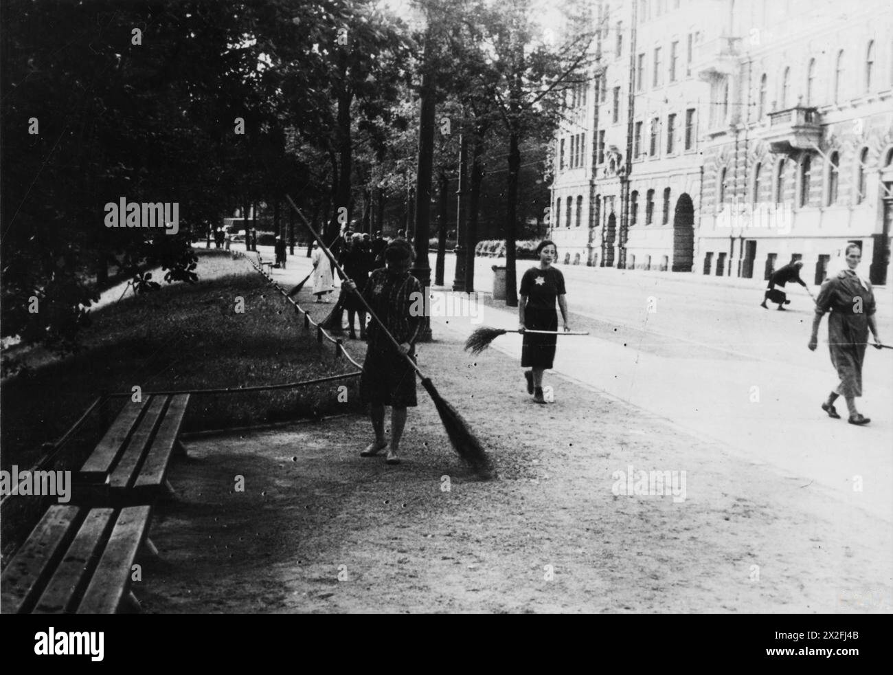 THE OPERATION BARBAROSSA, JUNE-DECEMBER 1941 - Jewish women forced to ...
