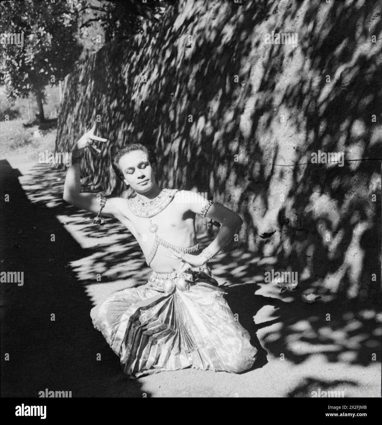 CECIL BEATON IN INDIA, BURMA, AND CHINA DECEMBER 1943-AUGUST 1944 ...