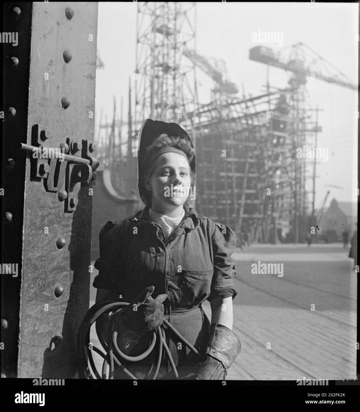 CECIL BEATON PHOTOGRAPHS: TYNESIDE SHIPYARDS, 1943 - A study of a young ...