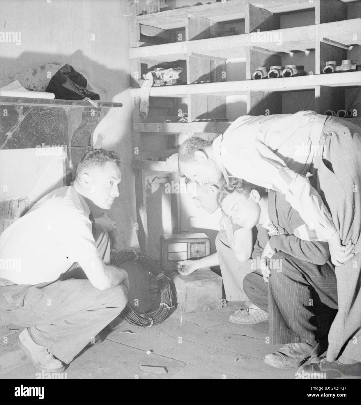 War correspondent 1944 1945 hi-res stock photography and images - Alamy