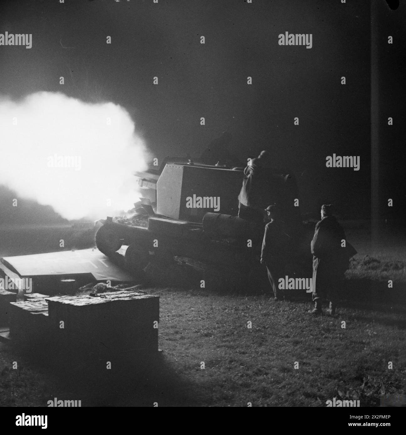 THE BRITISH ARMY IN ITALY 1943 - A Bishop 25-pdr self-propelled gun of ...