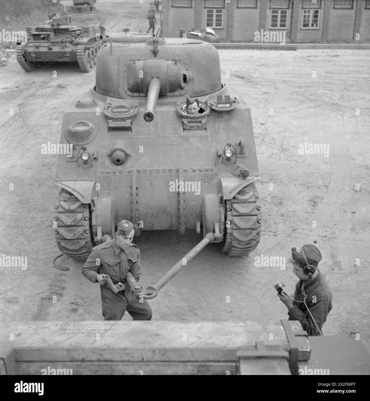 THE BRITISH ARMY IN THE UNITED KINGDOM 1939-45 - Sherman tank being ...
