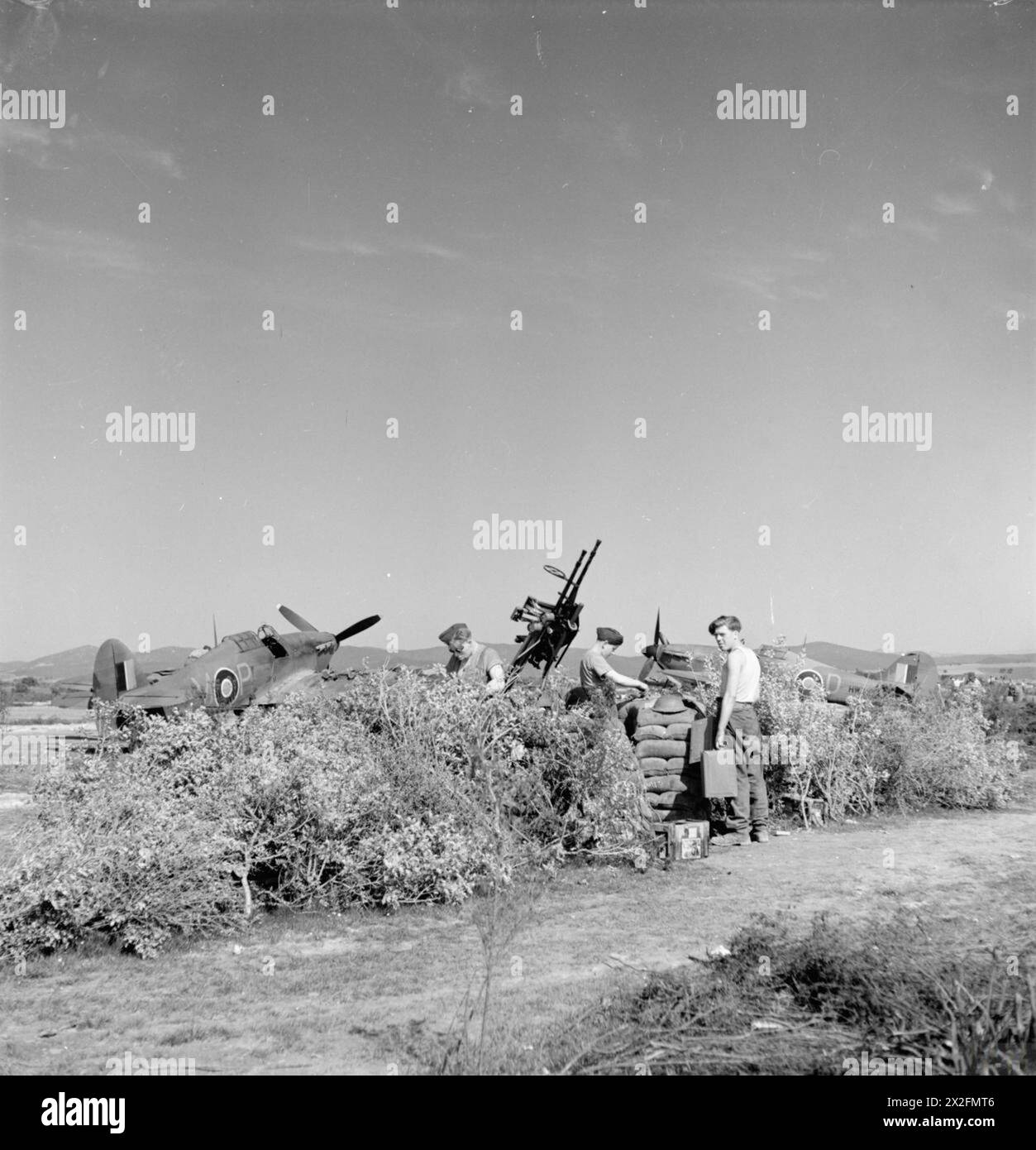 Browning machine gun crew hi-res stock photography and images - Alamy
