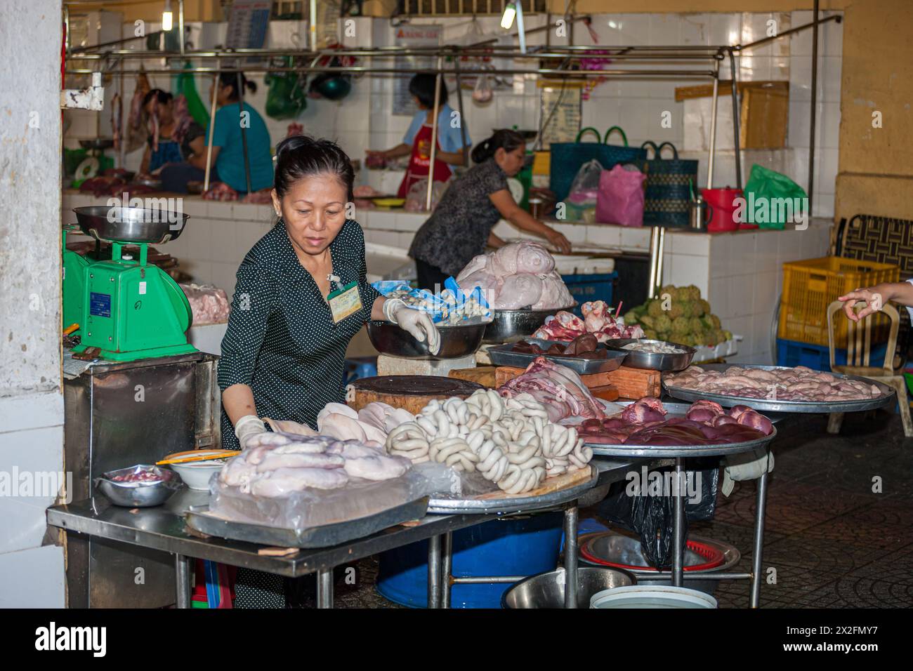 Vietnam, Ho Chi Minh City, Saigon, Food, fish, groceries, fruit, crabs ...