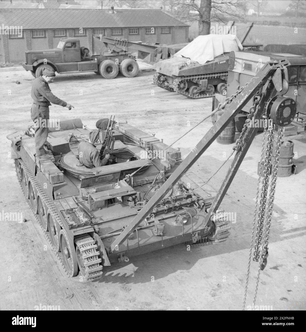 British Army Crusader ARV equipped with an A-frame jib and twin Bren ...