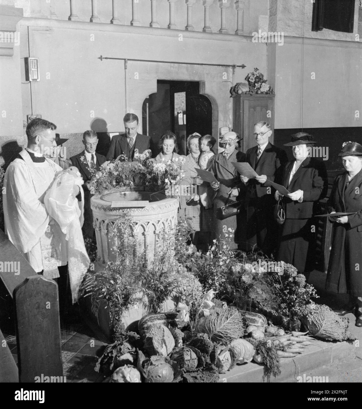 SOLDIER'S SON: PREGNANCY AND CHILDBIRTH IN WARTIME, BRISTOL, ENGLAND ...