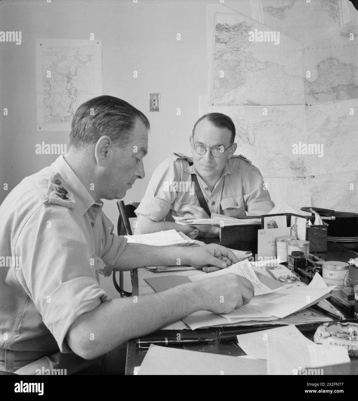 CECIL BEATON IN THE MIDDLE EAST FEBRUARY-JULY 1942 - Colonel Knox, head ...