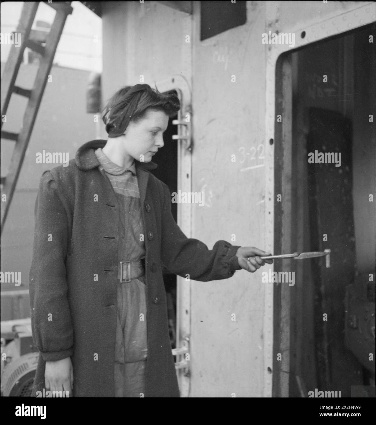 War manufacturing activities hi-res stock photography and images - Alamy