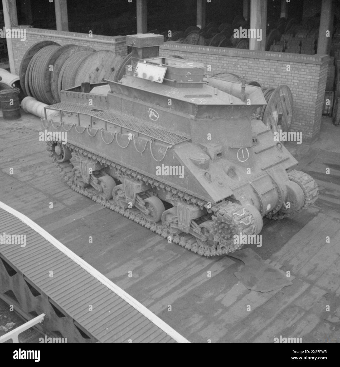 THE BRITISH ARMY IN THE UNITED KINGDOM 1939-45 - Sherman BARV (Beach ...