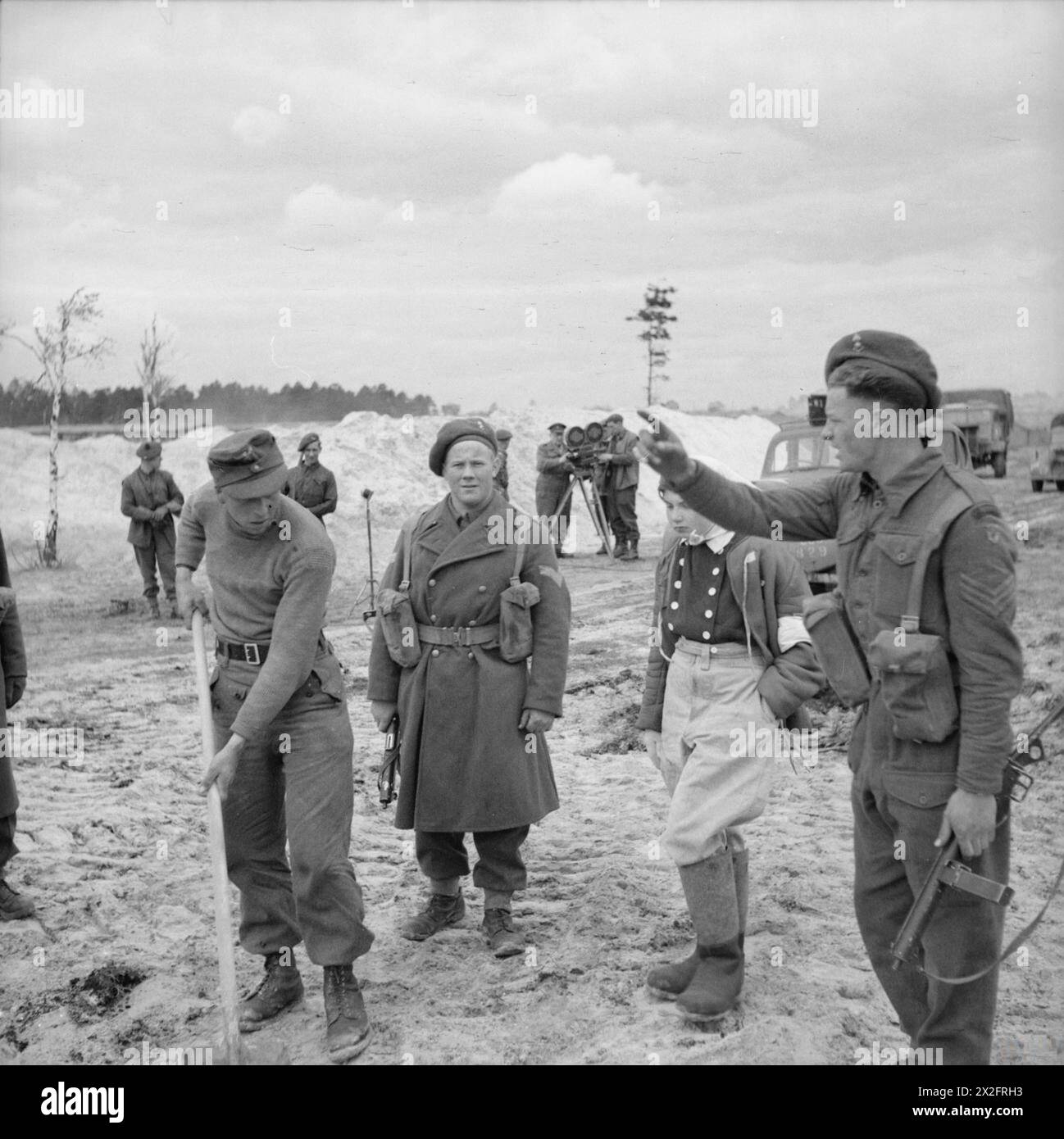 British pows in 1945 hi-res stock photography and images - Alamy