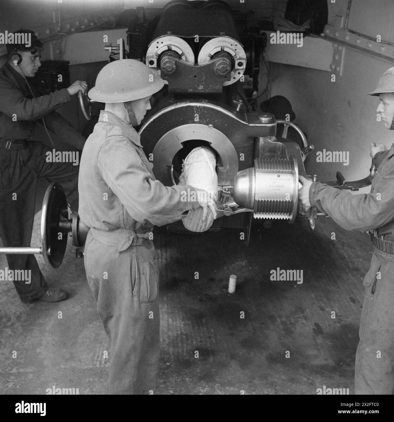 GUARDING THE FORTRESS OF BRITAIN AT A COASTAL BATTERY - Behind the ...
