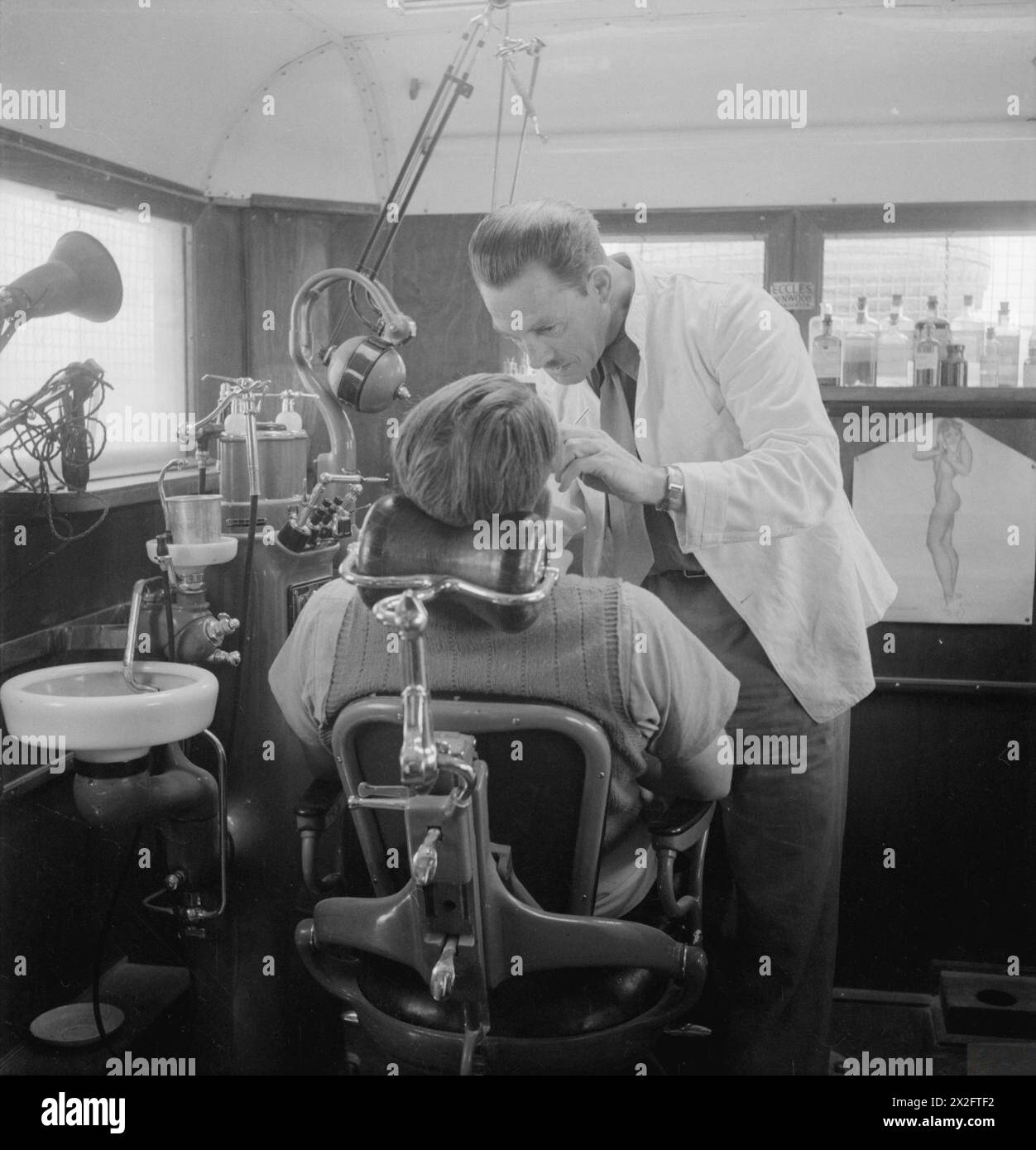 1942 surgery hi-res stock photography and images - Alamy