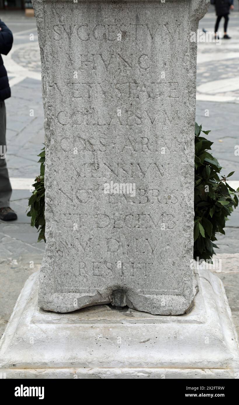 Commemorative stone column hi-res stock photography and images - Alamy
