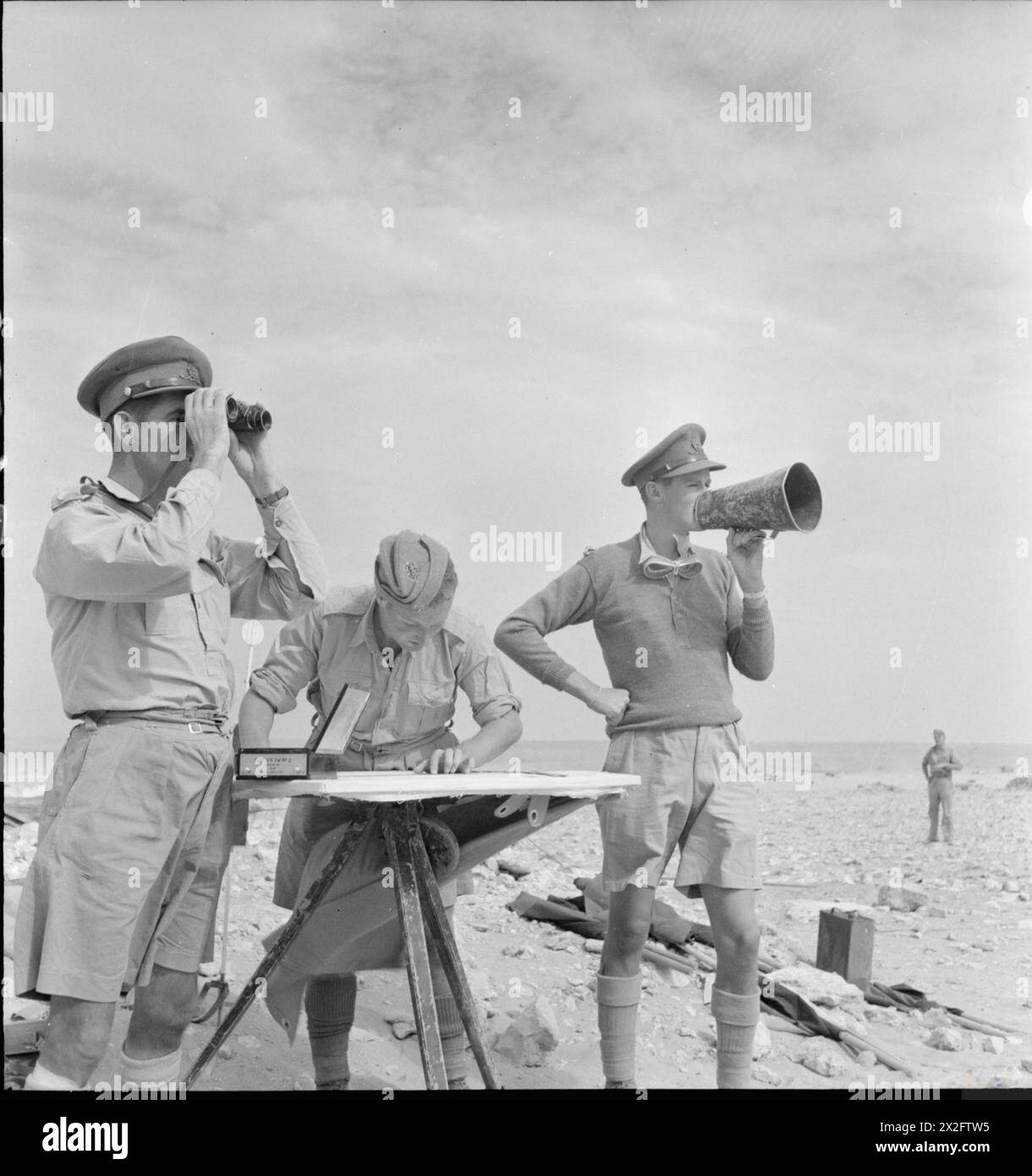 Troop commander gun position hi-res stock photography and images - Alamy