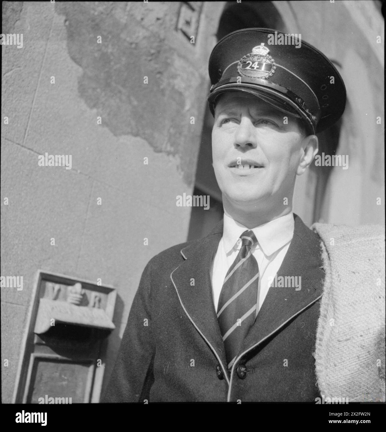 EX-POSTMAN DELIVERS THE GUNS: MERCHANT NAVY TRAINING IN BRITAIN, 1942 ...