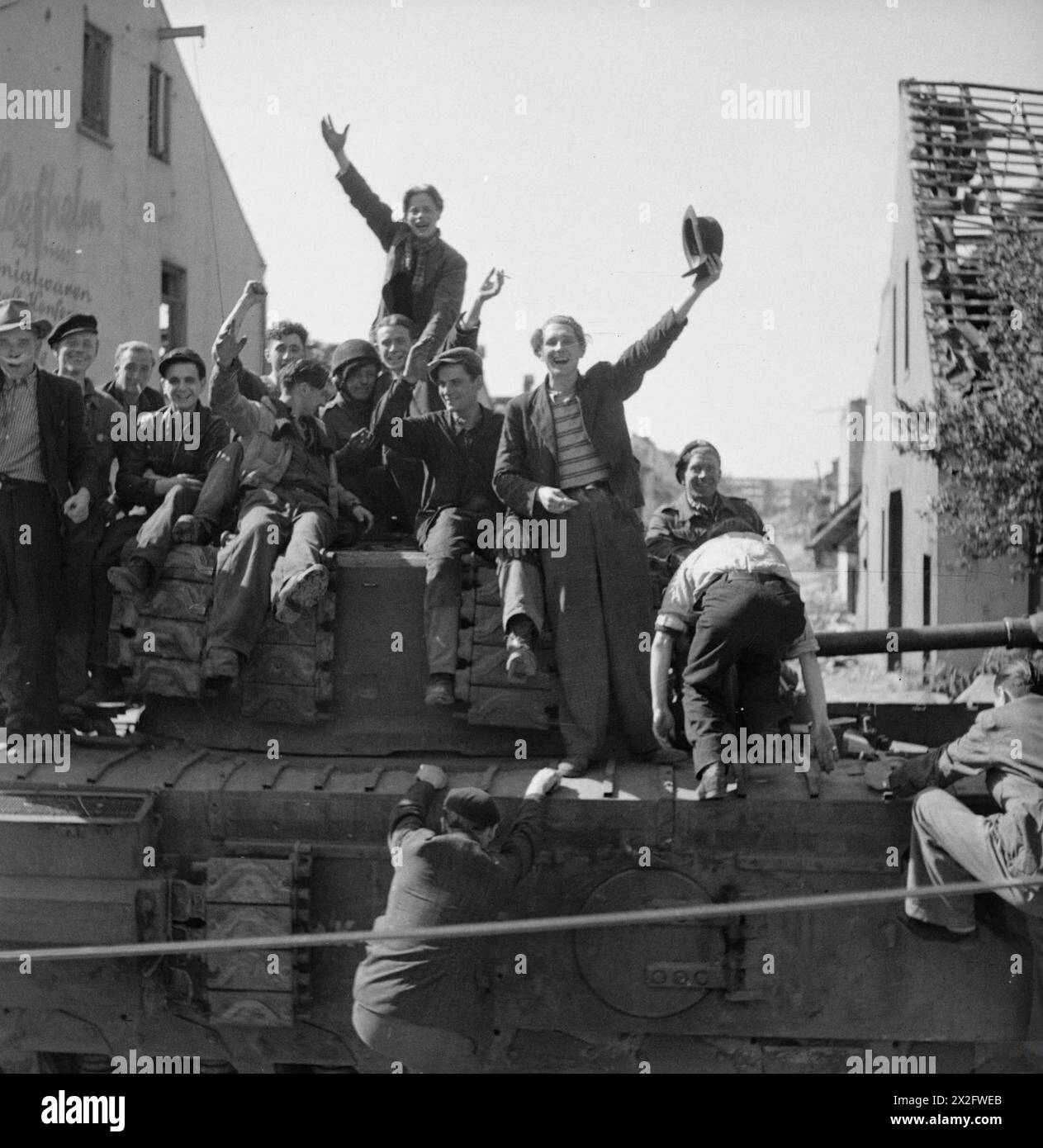 BRITISH TANKS AND AFVS IN NW EUROPE 1944-45 - Former French and Dutch ...