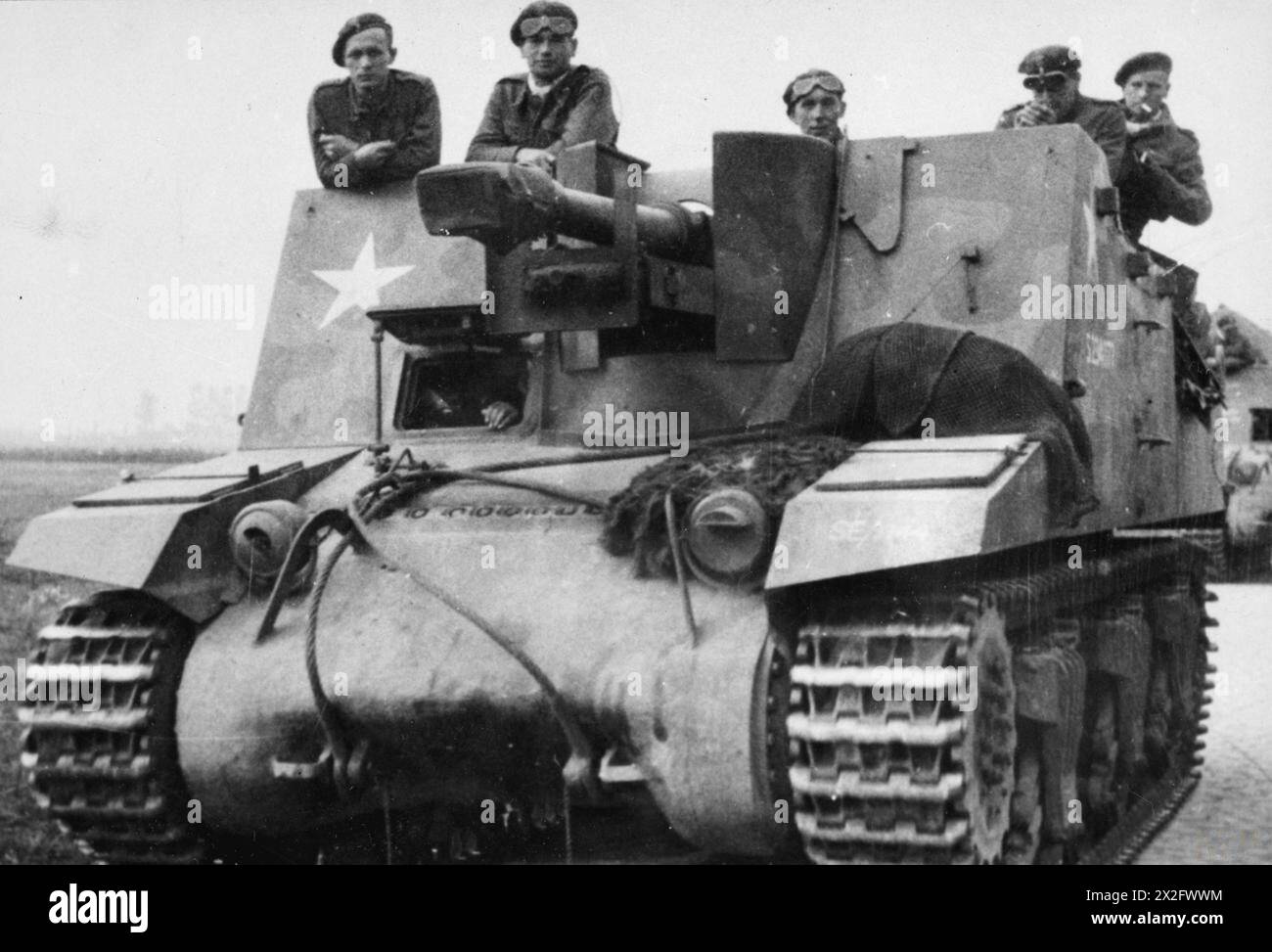 THE POLISH ARMY IN THE NORMANDY CAMPAIGN, 1944 - 25 pdr self-propelled ...