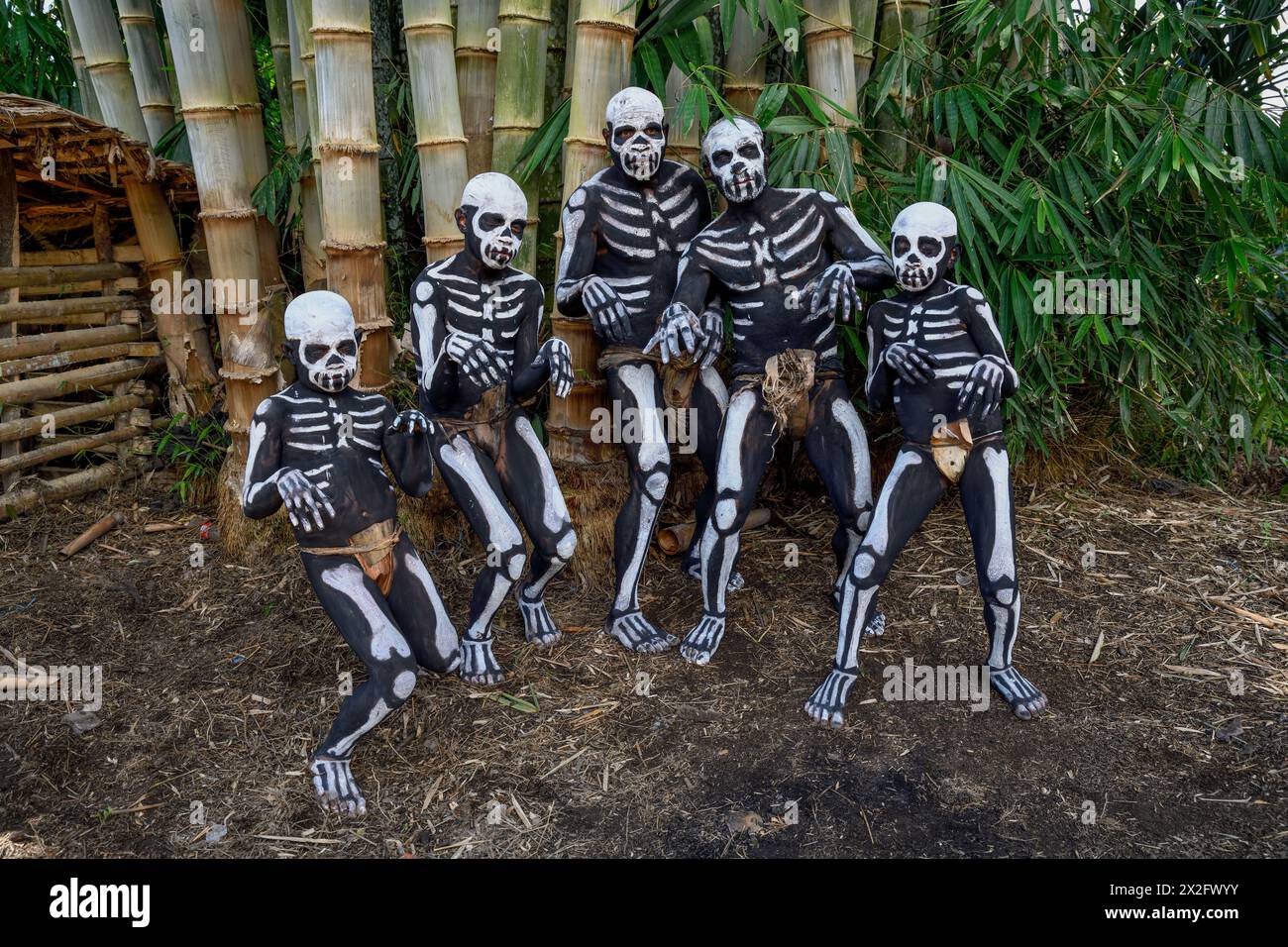 Skeleton tribe hi-res stock photography and images - Alamy