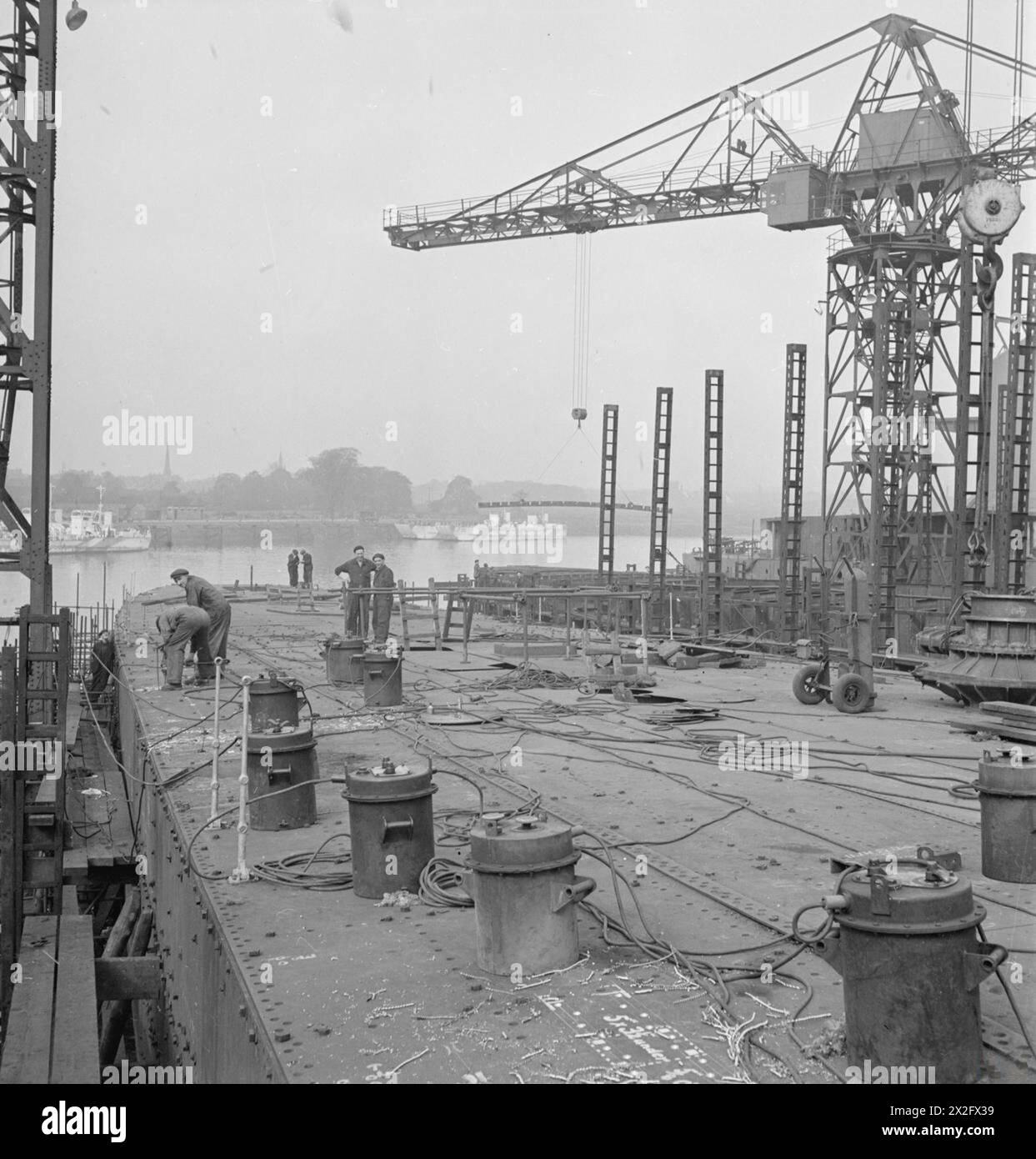 MEN AND WOMEN BEHIND BRITAIN'S SHIPS. MAY 1945, YARROW'S NAVAL SHIPYARD ...