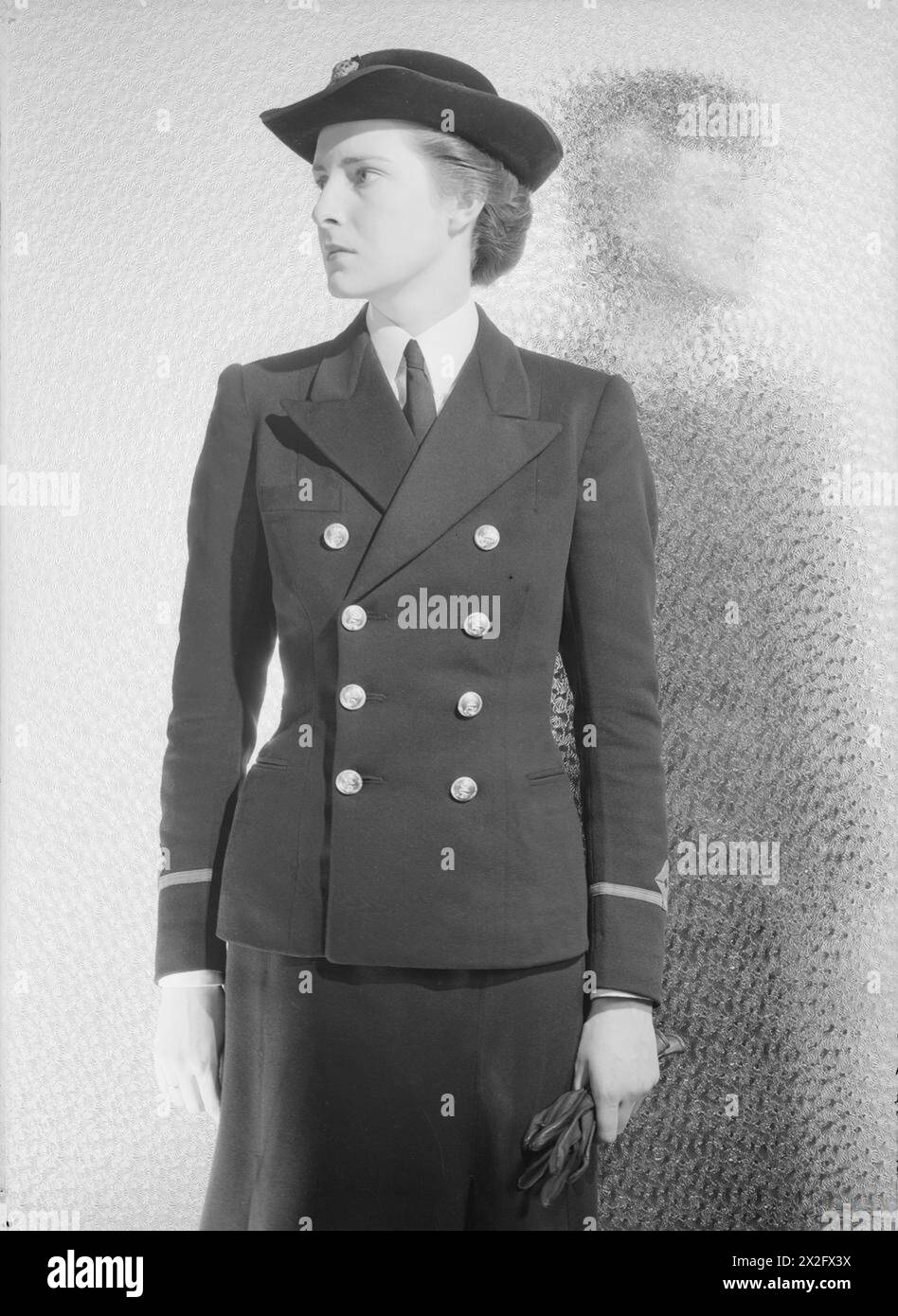 UNIFORMS OF THE WOMEN'S ROYAL NAVAL SERVICE. NOVEMBER 1942, ADMIRALTY ...