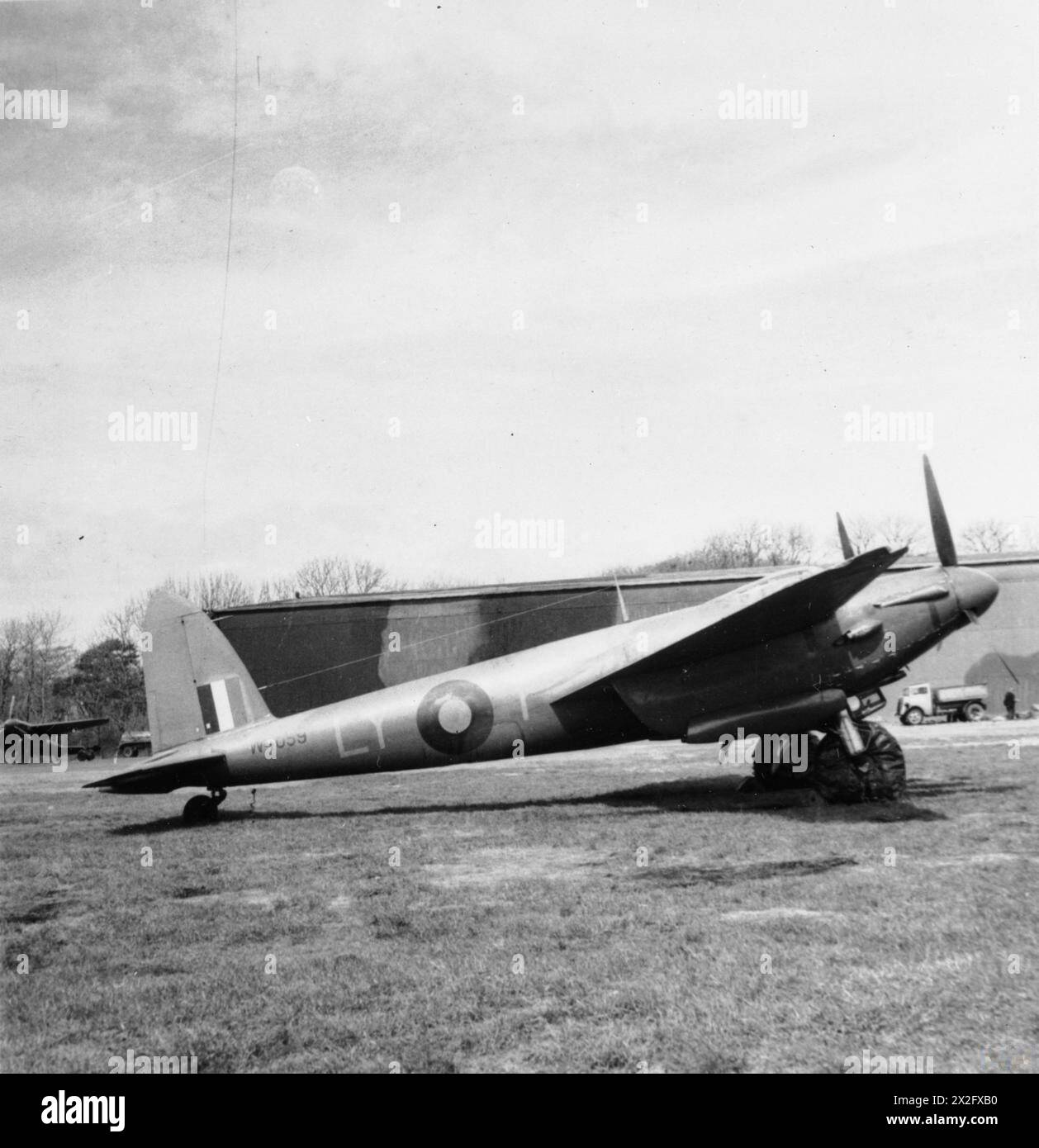 Aerial reconnaissance mosquito hi-res stock photography and images - Alamy