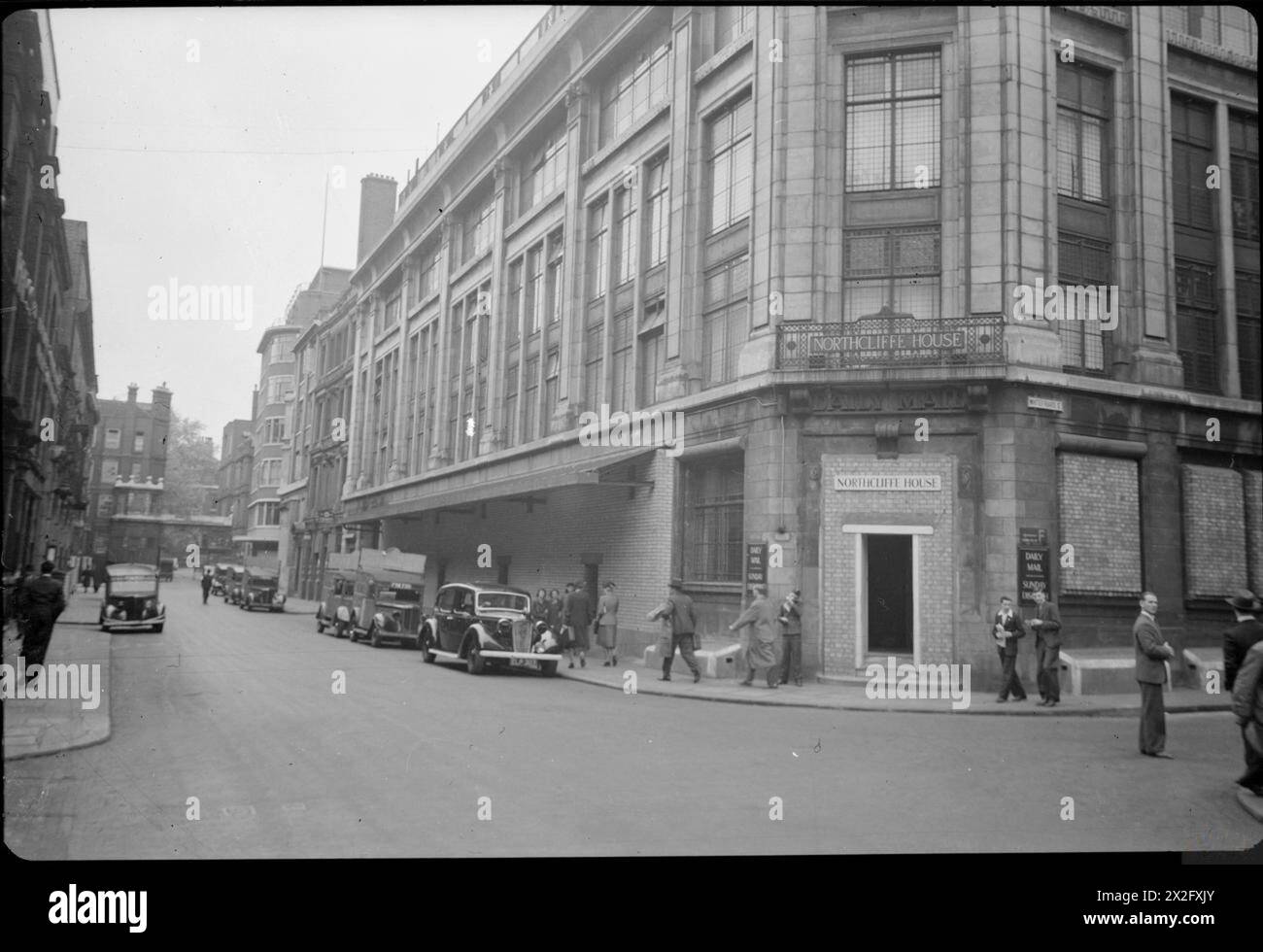 Daily mail building london hi-res stock photography and images - Alamy