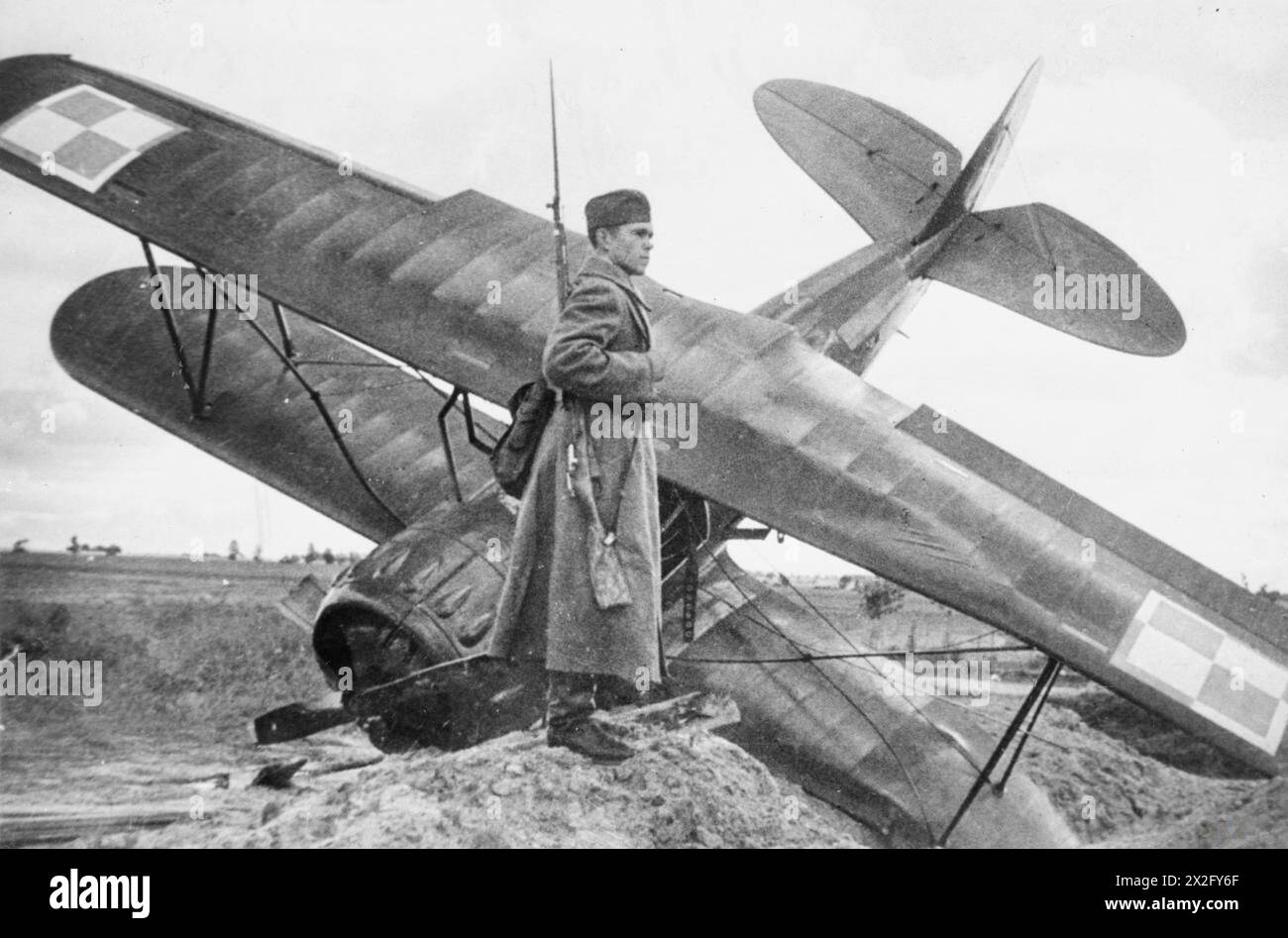 THE GERMAN-SOVIET INVASION OF POLAND, 1939 - A Red Army soldier ...