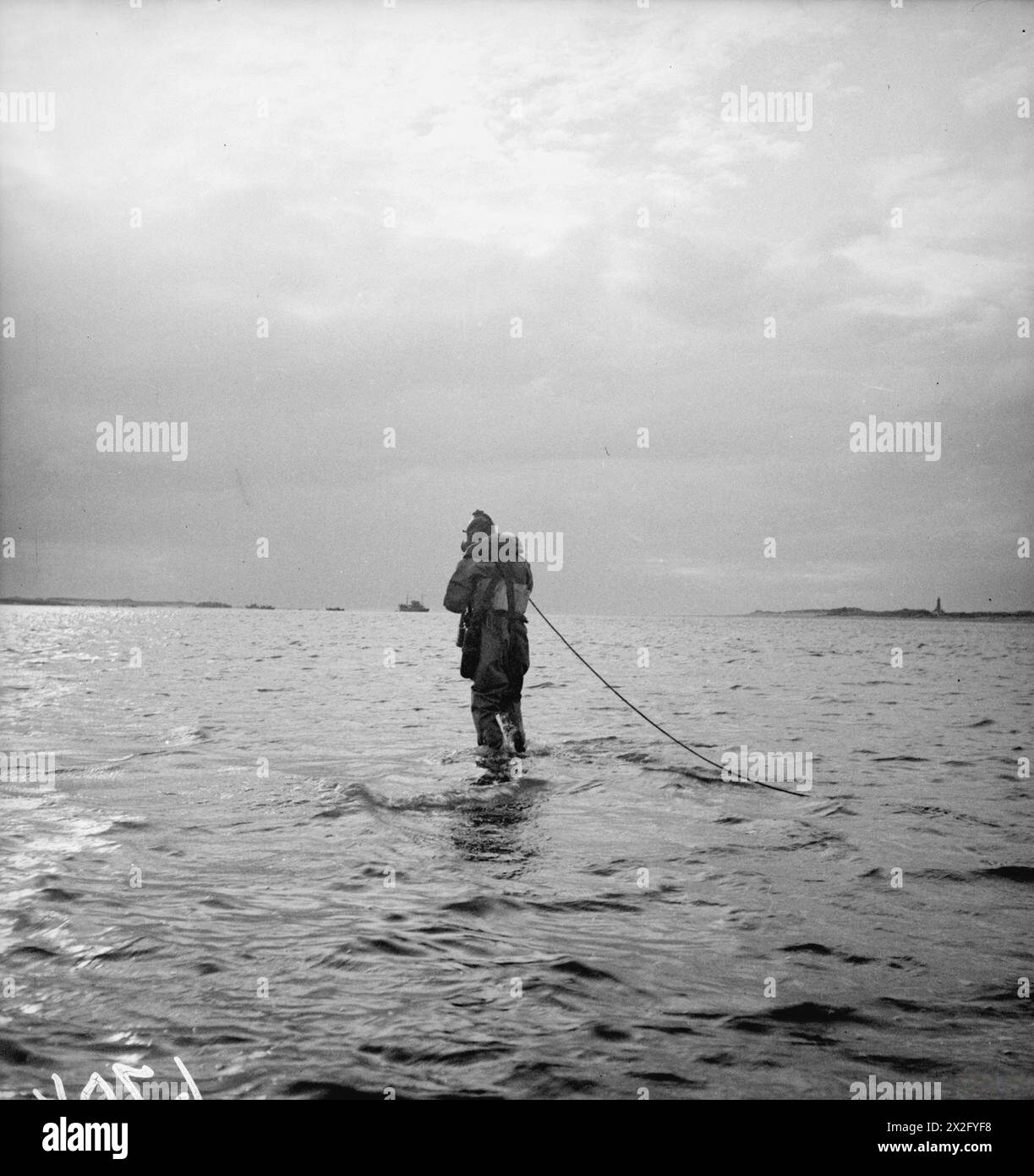 AT HMS APPLEDORE, DEVON. JUNE 1945, ACTIVITIES OF THE NAVY'S LANDING ...