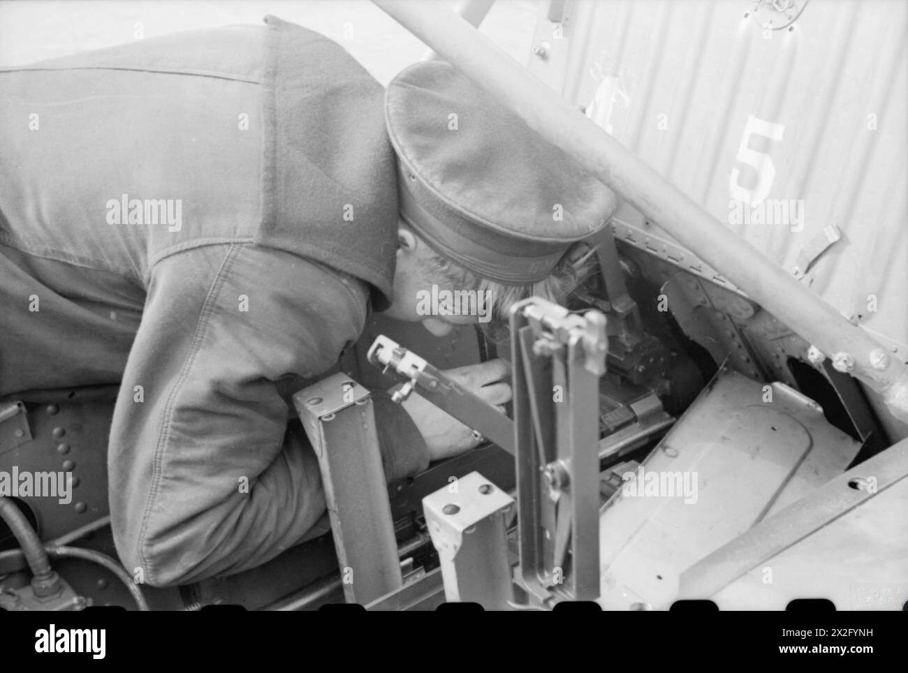 PREPARING FLEET AIR ARM AIRCRAFT FOR ACTION. MAY 1944, ROYAL NAVAL AIR ...