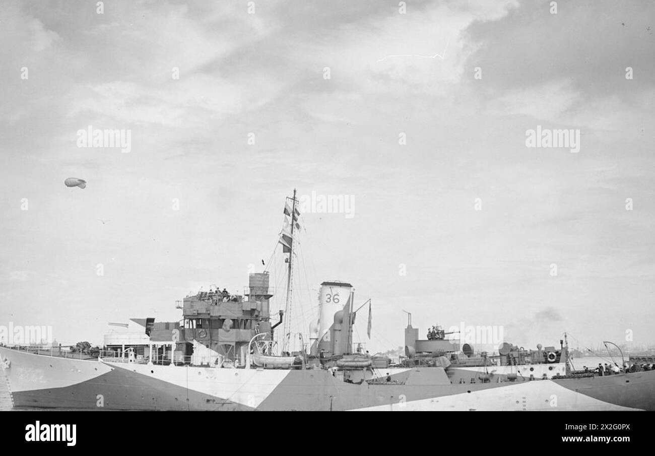 THE BRITISH CORVETTE, HMS VETCH. LIVERPOOL 9 AUGUST 1942 Stock Photo ...