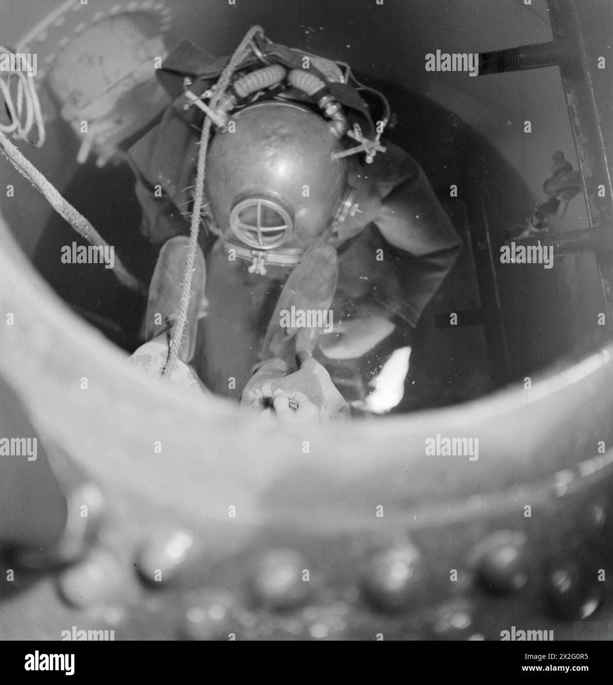 BRITISH UNDERWATER SECRETS. JUNE 1945, ADMIRALTY EXPERIMENTAL DIVING ...