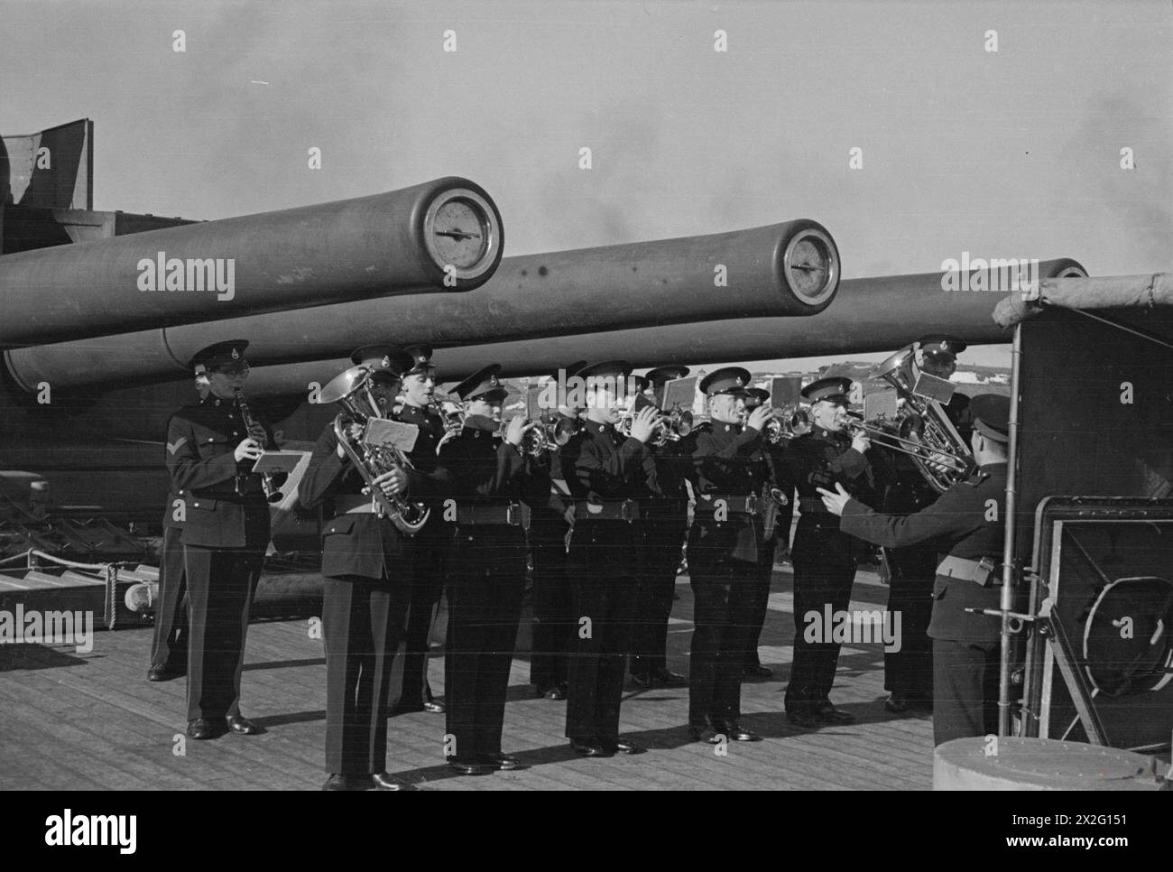 ON BOARD THE BATTLESHIP HMS KING GEORGE V. MARCH 1941, AT SEA ...