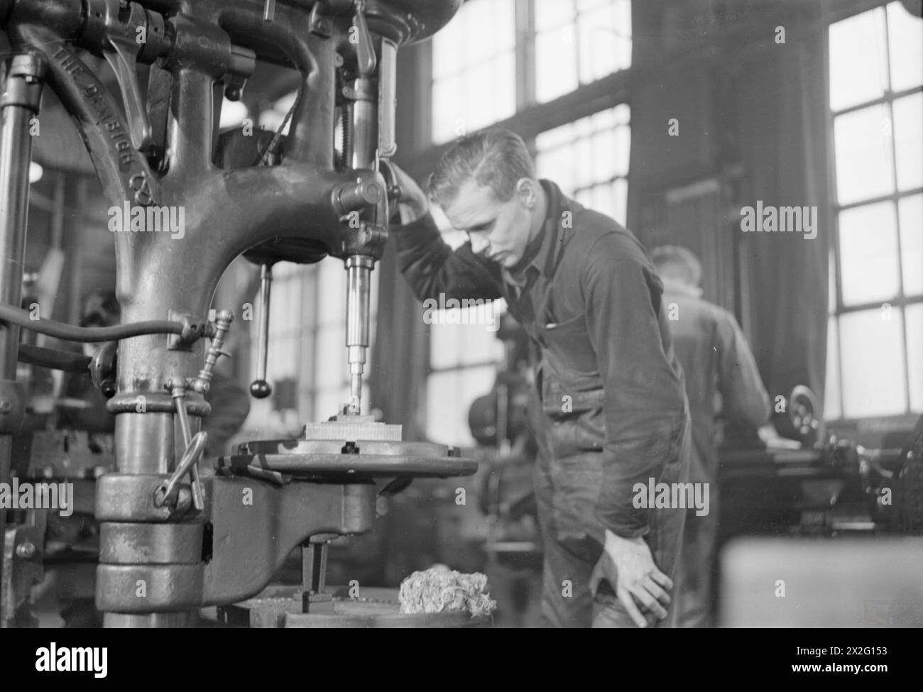 MECHANISING THE MINES: BRITISH TRAINING SCHOOL USES AMERICAN MINING ...