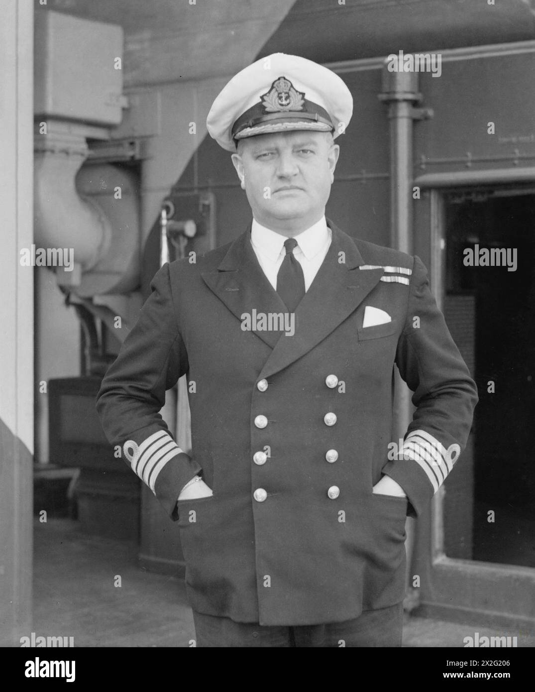 BRITISH SUBMARINES PERSONNEL - CAPTAINS AND OFFICERS AT ALEXANDRIA ...