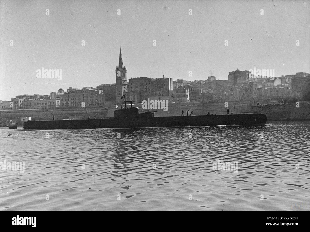 SUBMARINES AND SUBMARINE OFFICERS. 4 FEBRUARY 1943, MALTA. - HMS ...