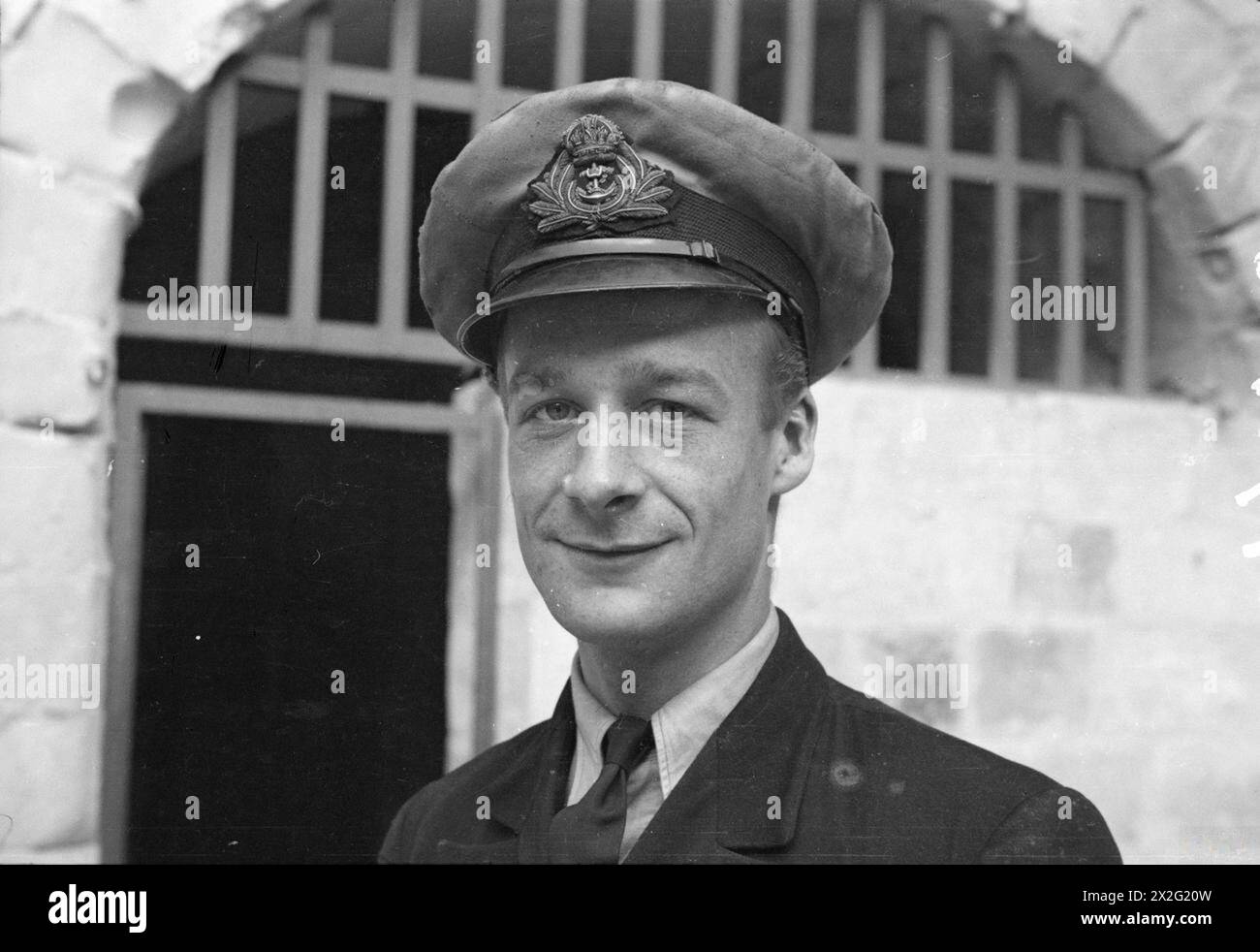 SUBMARINES AND SUBMARINE OFFICERS. 4 FEBRUARY 1943, MALTA. - Lieut J O ...