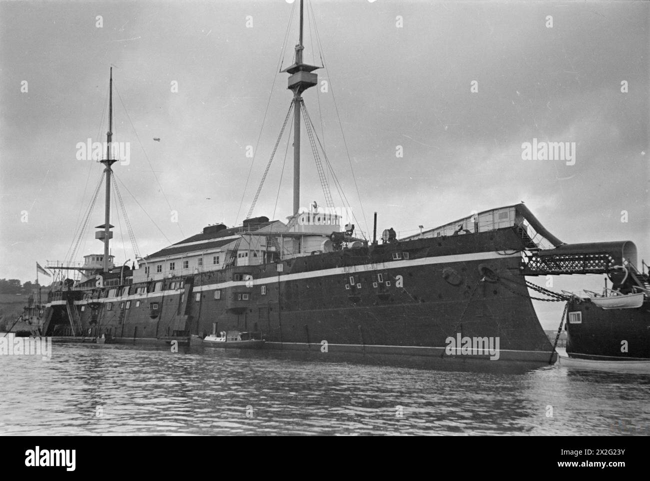 HMS DEFIANCE, TRAINING ESTABLISHMENT. SEPTEMBER 1940, HMS DEFIANCE ...
